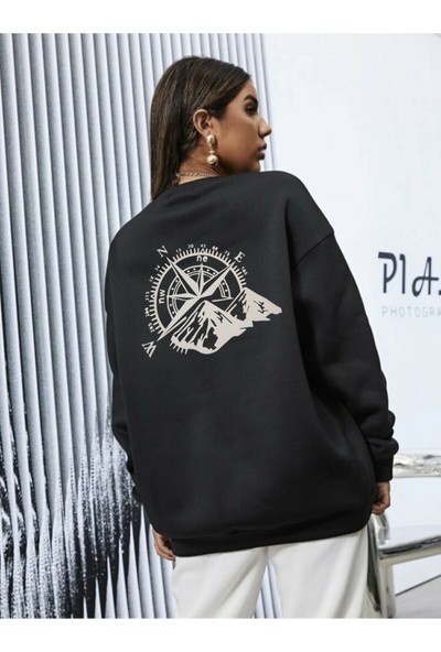 North Pusula Sırt Baskı Detaylı Oversize Sweatshirt North Pusula Sırt Baskı Detaylı Oversize Sweatshirt