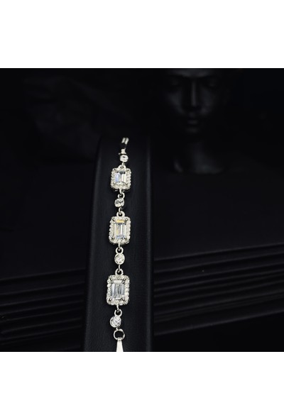 Wena Jewelry 925 Ayar Gümüş Silver Renk Baget 3 Sıralı Taşlı Bileklik Wena Jewelry 925 Ayar Gümüş Silver Renk Baget 3 Sıralı Taşlı Bileklik