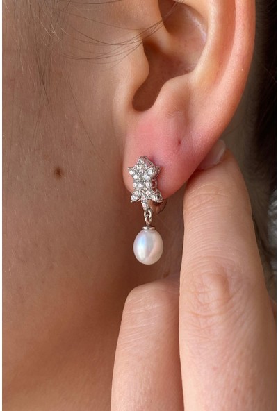 Birinci1926 14 Ayar Altın Yıldızlı Taşlı Tek İnci Sallantılı Küpe Birinci1926 14 Ayar Altın Yıldızlı Taşlı Tek İnci Sallantılı Küpe