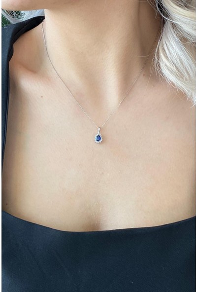 Zümrüt Sarraf 14 Ayar Beyaz Altın 0.67 Ct Pırlanta Safir Taş Kolye Zümrüt Sarraf 14 Ayar Beyaz Altın 0.67 Ct Pırlanta Safir Taş Kolye