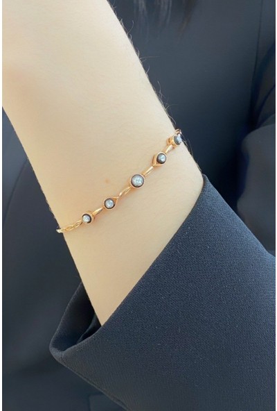 Zümrüt Sarraf Elmas Tektaşlı Kelepçe Bayan Bileklik