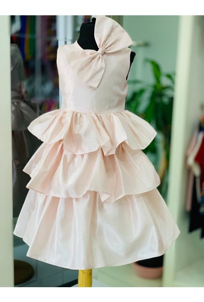 Hilal Akıncı Kids Kız Çocuk Kat Kat Parlak Abiye Elbise Hilal Akıncı Kids Kız Çocuk Kat Kat Parlak Abiye Elbise