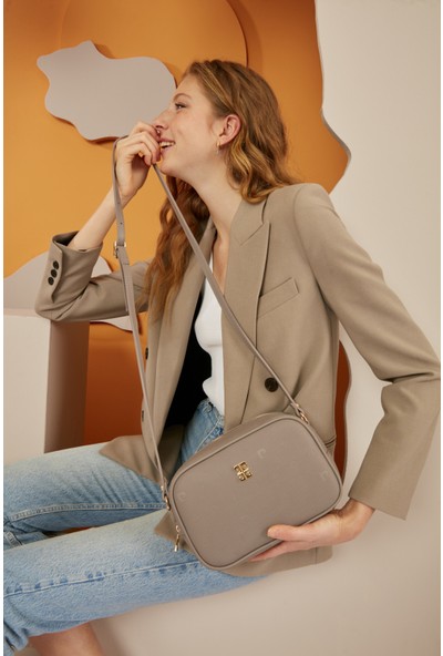 Pierre Cardin 05PO22Y1538-P V Kadın Print Vizon Çapraz Çanta Pierre Cardin 05PO22Y1538-P V Kadın Print Vizon Çapraz Çanta