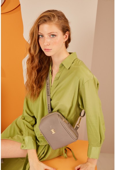 Pierre Cardin 05PO22Y1573-P V Kadın Print Vizon Çapraz Çanta Pierre Cardin 05PO22Y1573-P V Kadın Print Vizon Çapraz Çanta