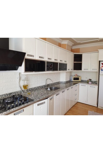 Renkli Duvarlar Beyaz Mutfak Tezgah Arası 6,5mm Kendinden Yapışkanlı Panel Renkli Duvarlar Beyaz Mutfak Tezgah Arası 6,5mm Kendinden Yapışkanlı Panel
