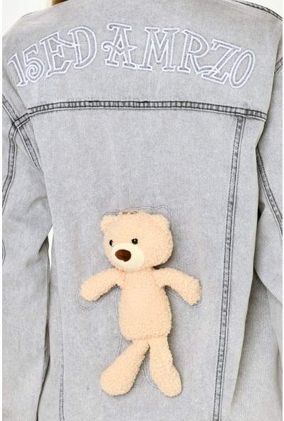 Gaydalı Giyim Kadın Gri Kar Yıkama Nakışlı Pelüş Ayıcık Detaylı Denim Jean Ceket Gaydalı Giyim Kadın Gri Kar Yıkama Nakışlı Pelüş Ayıcık Detaylı Denim Jean Ceket