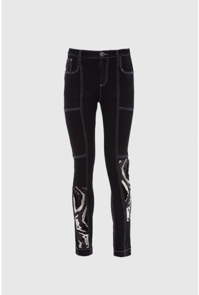 GIZIA Dikiş ve Paçadan Nakış Detaylı Siyah Skinny Jean GIZIA Dikiş ve Paçadan Nakış Detaylı Siyah Skinny Jean