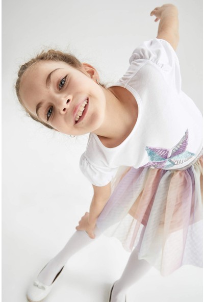 DeFacto Kız Çocuk Regular Fit 23 Nisan Bisiklet Yaka Payetli Kısa Kollu Tişört W9067A622SM DeFacto Kız Çocuk Regular Fit 23 Nisan Bisiklet Yaka Payetli Kısa Kollu Tişört W9067A622SM