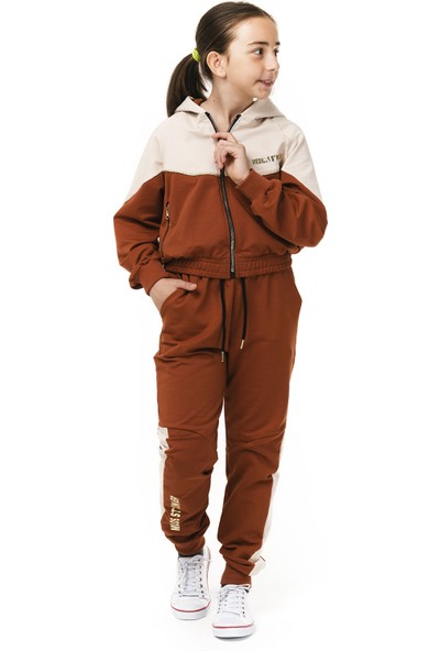 Pina Kids Mediloş Stronger Retro Style Kız Çocuk Eşofman Takımı Pina Kids Mediloş Stronger Retro Style Kız Çocuk Eşofman Takımı