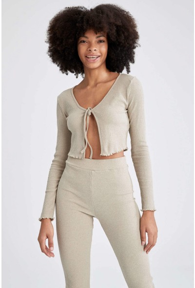 DeFacto Slim Fit Bağlama Detaylı Uzun Kollu Geri Dönüşümlü Crop Fitilli Hırka X2382AZ22SM DeFacto Slim Fit Bağlama Detaylı Uzun Kollu Geri Dönüşümlü Crop Fitilli Hırka X2382AZ22SM