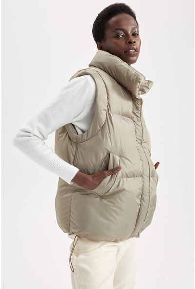 DeFacto Oversize Fit Dik Yaka Şişme Yelek X6307AZ21AU