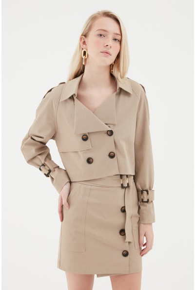 Quzu Kemerli Mevsimlik Ceket Bej