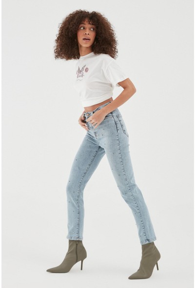 Quzu Taş Detaylı Kot Pantolon Buz Mavi Quzu Taş Detaylı Kot Pantolon Buz Mavi