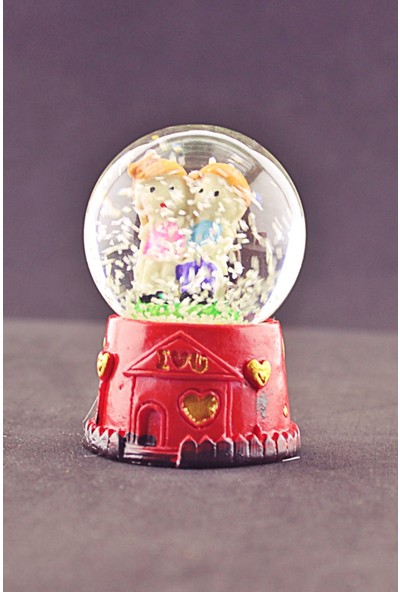 Deco Elit Sevimli Sevgililer Temalı Mini Boy Işıklı Kar Küresi 6,5 cm Boy Deco Elit Sevimli Sevgililer Temalı Mini Boy Işıklı Kar Küresi 6,5 cm Boy