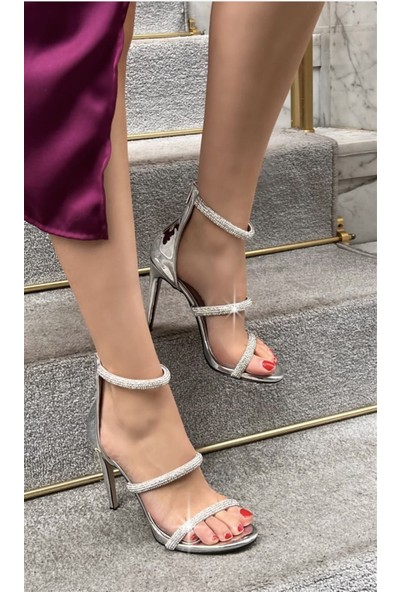 Giydim Gidiyor Treasure Kristal Taşlı Ayakkabı Gümüş