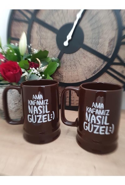 Palto Tasarım Ama Kafamız Nasıl Güzel Kahverengi Parlak Bira Bardağı x 2 Adet Palto Tasarım Ama Kafamız Nasıl Güzel Kahverengi Parlak Bira Bardağı x 2 Adet