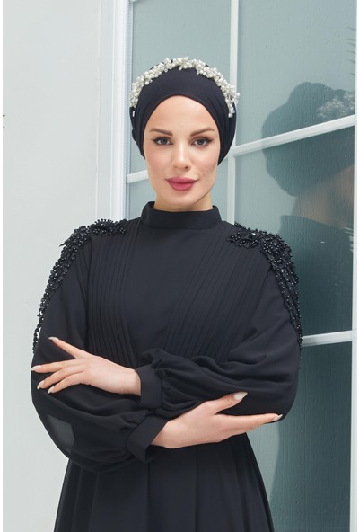 Moda Echer Şifon Kumaş Inci ve Güpür Aksesuarlı Tesettür Abiye Elbise 7779 Moda Echer Şifon Kumaş Inci ve Güpür Aksesuarlı Tesettür Abiye Elbise 7779