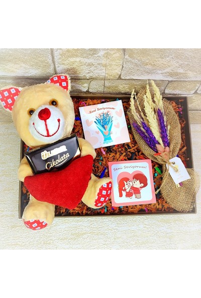 Orjinal Hediyeler Şirin Ayıcık, Çikolata, Çiçek Buketi ve Seni Seviyorum Motto Kartı