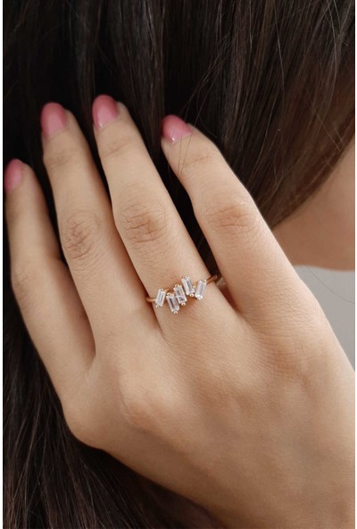 Fiyonk Kuyumculuk 14 Ayar Altın Asimetrik 5 Taş Yüzük