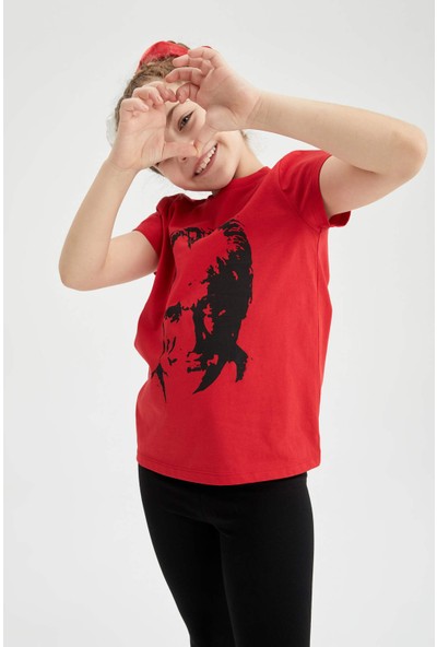 DeFacto Kız Çocuk 23 Nisan Atatürk Baskılı Kısa Kollu Tişört W9496A622SM