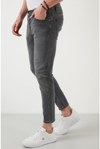 Buratti Pamuklu Normal Bel Slim Fit Dar Paça Jeans Erkek Kot Pantolon 1107M01NAPOLI Buratti Pamuklu Normal Bel Slim Fit Dar Paça Jeans Erkek Kot Pantolon 1107M01NAPOLI