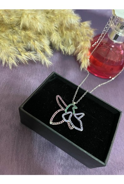 Öz-ün Takı ve Aksesuar Zirkon Taşlı Uçan Kelebek Kolye Öz-ün Takı ve Aksesuar Zirkon Taşlı Uçan Kelebek Kolye