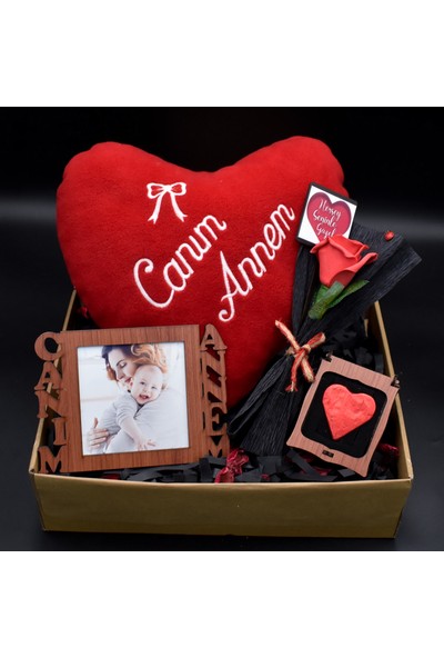 Sweet Boxs Anneler Gününe Canım Annem Yazılı Yastık & Çerçeve & Çikolata & Özel Tasarım Gül Buketi Hediye Seti Sweet Boxs Anneler Gününe Canım Annem Yazılı Yastık & Çerçeve & Çikolata & Özel Tasarım Gül Buketi Hediye Seti