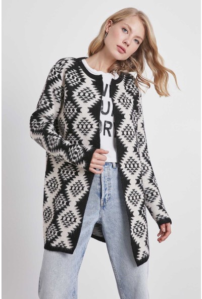 Vitrin Desenli Şardonlu Triko Hırka