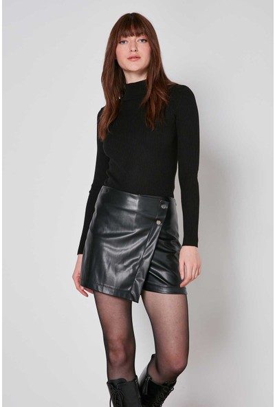 Vitrin Çıtçıt Detaylı Suni Deri Şort Etek