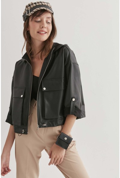 Vitrin Geniş Cep Detaylı Deri Ceket