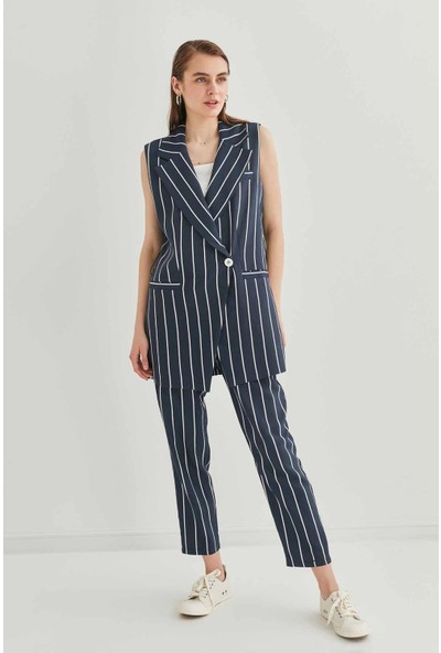 Vitrin Çizgi Desenli Belden Kemerli Yelek