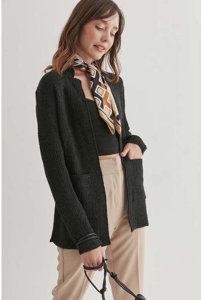 Vitrin Yaka Cep Detaylı Triko Hırka