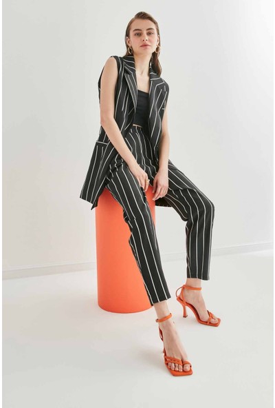 Vitrin Pili Detaylı Rahat Kalıp Havuç Pantolon