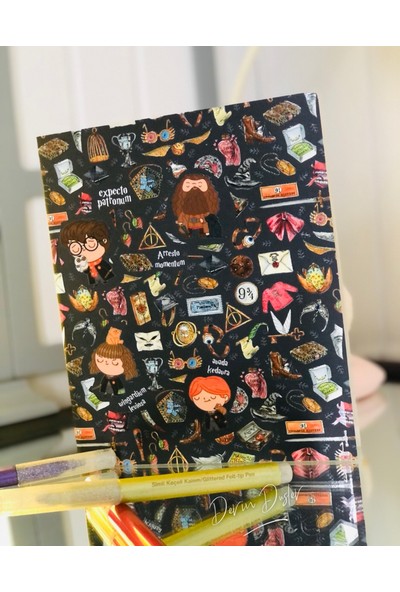 Derin Düşler Hp Baskılı Kare Tasarımlı Çizgili Defter 40 Yaprak Derin Düşler Hp Baskılı Kare Tasarımlı Çizgili Defter 40 Yaprak