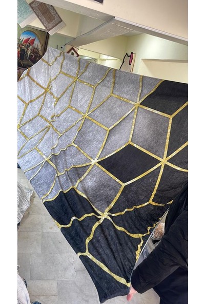 Meka Home Siyah Piramit Model Kadife Lastikli Halı Örtüsü Meka Home Siyah Piramit Model Kadife Lastikli Halı Örtüsü