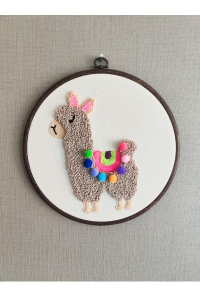 Mintimia Punch Işlemeli Kasnak Çerçeveli Duvar Süsü Lama