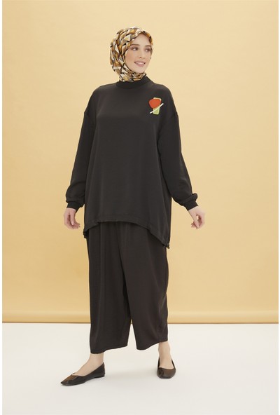 Armine Ribana ve Broş Detaylı Bluz 22Y3100 Siyah