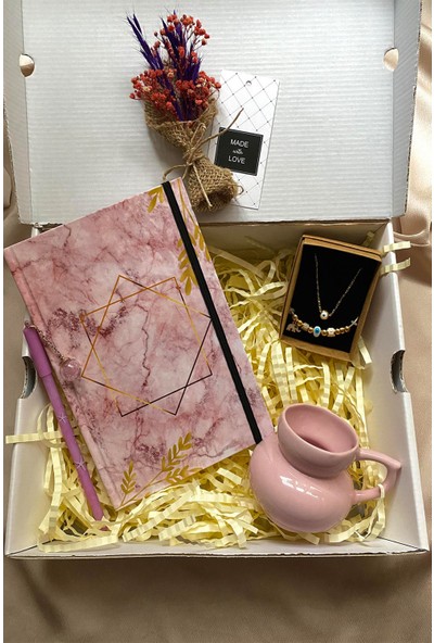 Doileta Pembe Şekerler Kutusu