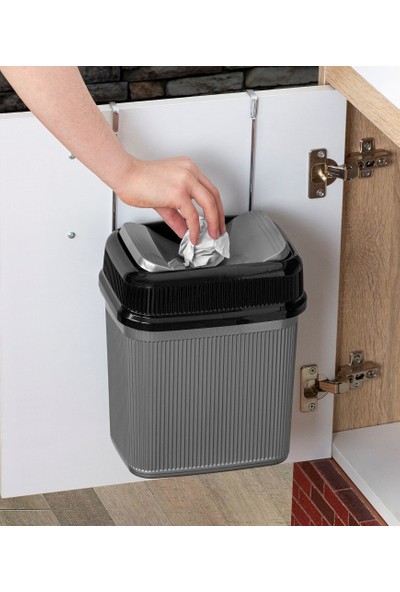 Sas Askılı Asılabilir Tezgah Altı Pratik Kapak Çöp Kovası 5.5 Litre Gri Sas Askılı Asılabilir Tezgah Altı Pratik Kapak Çöp Kovası 5.5 Litre Gri