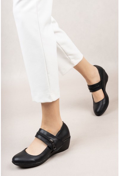 Gimer Avm Dolgu Taban Fermuar Detaylı Kadın Ayakkabı Gimer Avm Dolgu Taban Fermuar Detaylı Kadın Ayakkabı