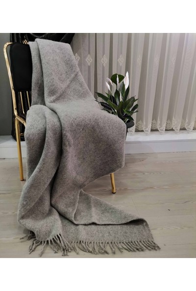 Loyal Woman Büyük % 100 Saf Yün Tv Diz Battaniyesi (130 x 180 cm.) Scotch