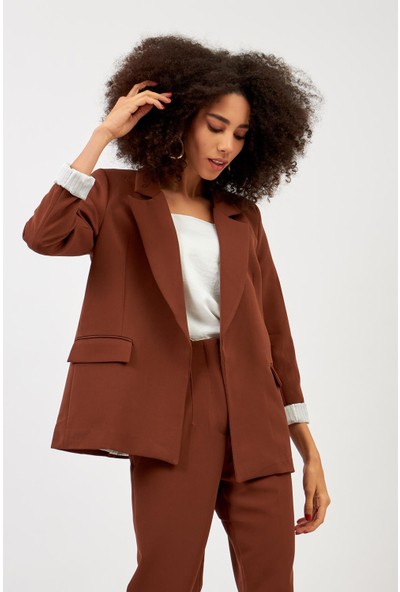 Coral Kolu Katlamalı Ceket Kahve