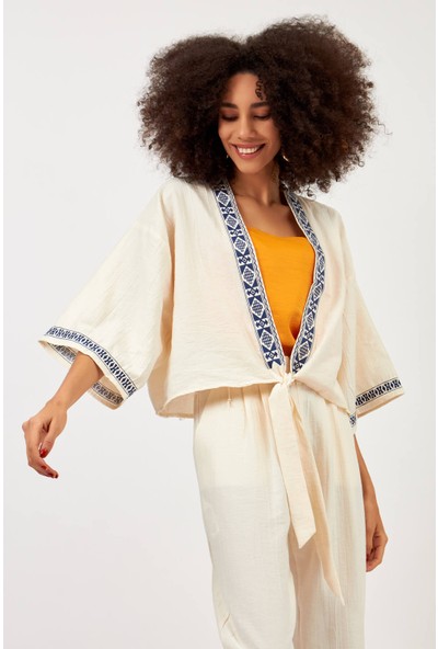 Coral Nakışlı Kısa Kimono Ekru