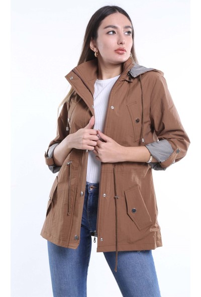 İntersivin Çıkarılabilir Kapüşonlu Fermuar ve Çıtçıt Kapamalı Kadın Trençkot
