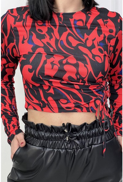 Derya Dindar Kadın Sol Yan Büzgülü Bluz Kırmızı Derya Dindar Kadın Sol Yan Büzgülü Bluz Kırmızı