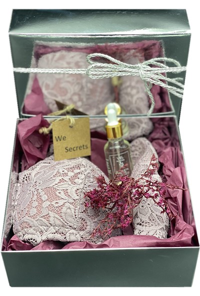 We Secrets Hediye Kutusu, Vizon Bralet Sütyen, Vizon Külot, Lavanta Yağı, Sütyen Külot Takımı We Secrets Hediye Kutusu, Vizon Bralet Sütyen, Vizon Külot, Lavanta Yağı, Sütyen Külot Takımı