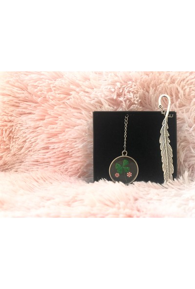 Lotus Dört Yapraklı Yonca Gümüş Kaplama Kitap Ayracı Lotus Dört Yapraklı Yonca Gümüş Kaplama Kitap Ayracı
