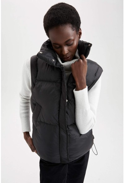 DeFacto Oversize Fit Dik Yaka Şişme Yelek X6307AZ21AU