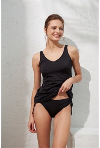 Pierre Cardin Lima V Yaka Sürgülü Tankini Pierre Cardin Lima V Yaka Sürgülü Tankini