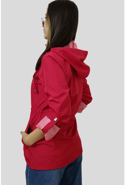 Yagmur Beren Çıkarılabilir Kapşonlu Ara Boy Trençkot